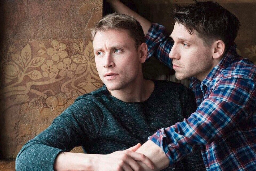 "Sense 8" actor Max Riemelt stars in a new gay film. | GagaTai