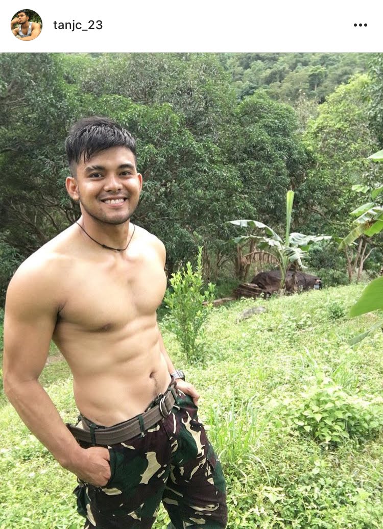 JC Tan Bites delivers his perfect abs to those in quarantine | GagaTai