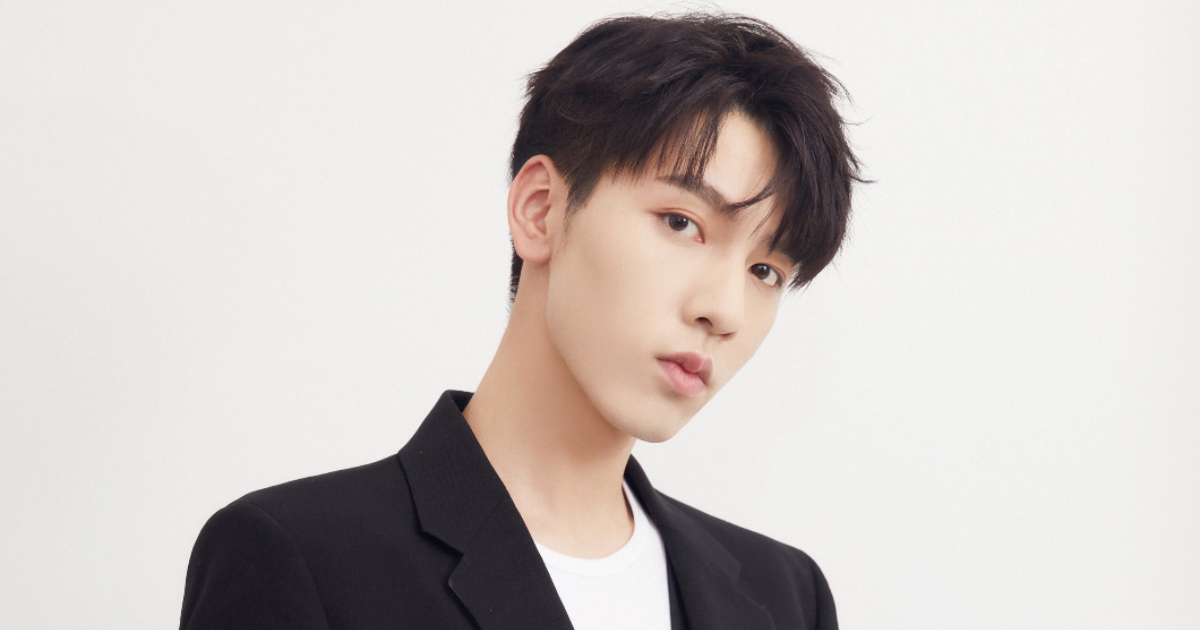 At 187 cm, Zhou Junyu of Youth With You towers over the rest in his ...