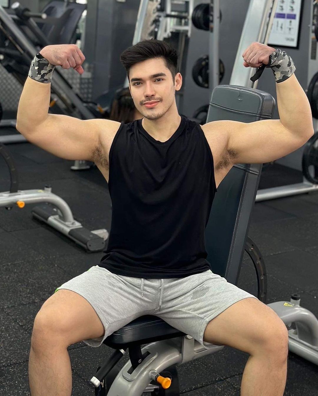 周一嘎肌肉｜自拍辣照勾引你！菲律賓工程師：John Cesar Villar | GagaTai 嘎嘎台