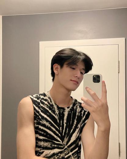 出道即出櫃？ 新生代演員 Mos 獻大尺度 BL 處女作《龍月》 | GagaTai 嘎嘎台