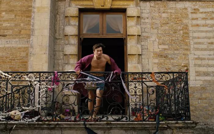 《高校十八禁》雅各·艾洛迪演出同志情慾電影 預告「戶外全裸」吊足胃口 | GagaTai 嘎嘎台